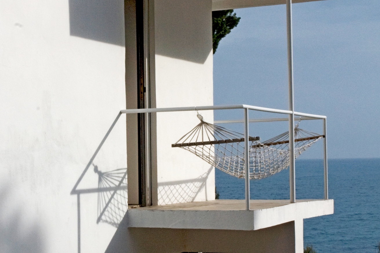 Talking House: Eileen Gray & Jean Badovici · UrbanEye